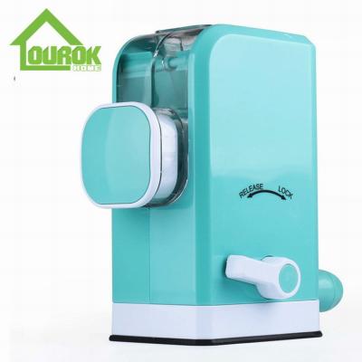 China Homehold Manual Plastic Meat Grinder for sale