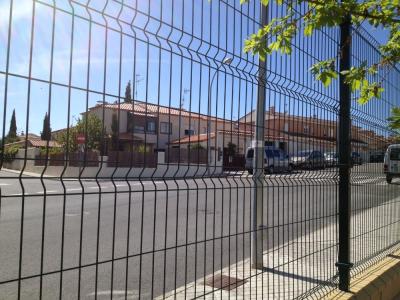 China Welded wire mesh fence for sale