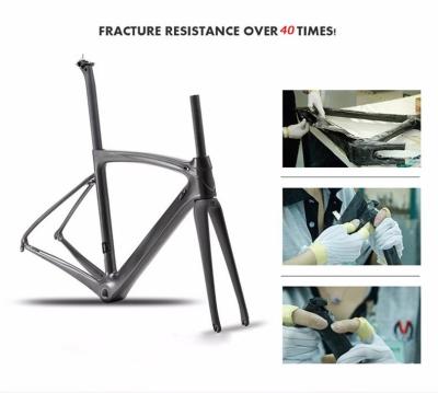 Cina 1.2m rosso nero SAVA Carbon Road Bike 700c unisex con il doppio freno di V in vendita