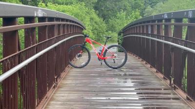 Cina mountain bike di 26x15 Bicicletas con SHIMANO ALTUS M2000 Groupset in vendita