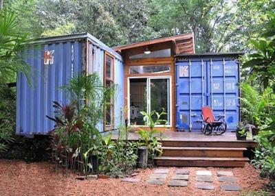 China 40ft Prefab Shipping Container House for sale