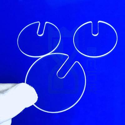 中国 工場 カスタム クォーツ ガラス シート 高温レーザー 孔 販売のため