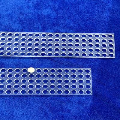 중국 공장 주문식 부식 저항 투명한 구멍 뚫린 쿼츠 시트 판매용