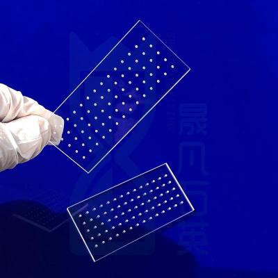 China Hohe Reinheit, hohe Temperatur, UV-Fenster, perforierte Quarzglasplatte zu verkaufen