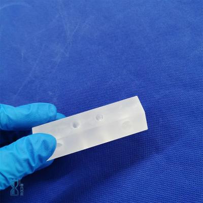 중국 공장 주문 고 온도 고 순도 쿼츠 펀싱 부품 판매용