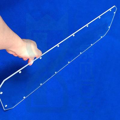 中国 高光伝達性 工場 オーダーメイド レーザー 孔付き クォーツ ガラス シート 溶融 クォーツ 販売のため