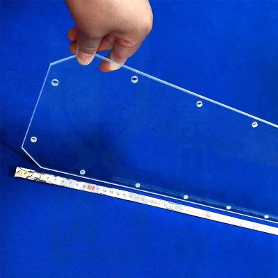 中国 高光伝達性 工場 オーダーメイド レーザー 孔付き クォーツ ガラス シート 溶融 クォーツ 販売のため