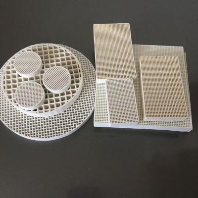 China Industrial Ceramic Alumina Plate With Hole Density 99% Al2O3 Alumina Ceramic Custom Polishing for sale