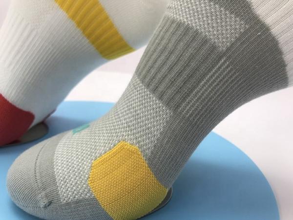 Quality Anti Slip Beauty Socks Running Sports Socks with Compression and 3% Elastane for sale