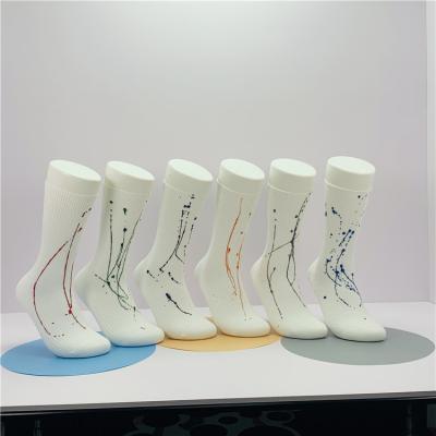 Cina Calzini di bellezza Stampatura di disegni multi-scena Assorbimento del sudore Calzini personalizzati per sport in vendita