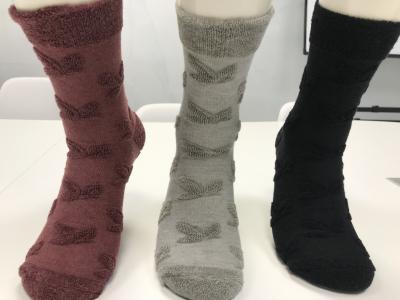 中国 8-13 US 汗を吸収する綿とスパンデックス混合ファッションスポーツメンズスローチソックス 販売のため