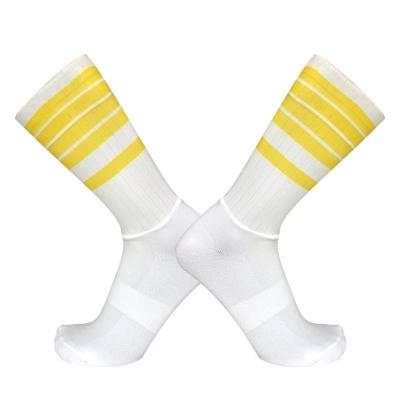 China Polyamid- und Spandex-Material Regular Style Sportsocken für Männer für den aktiven Lebensstil zu verkaufen