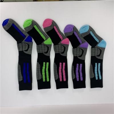 Cina 50000 quantità calze da uomo a cuscino a maglia Jacquard traspirante in vendita