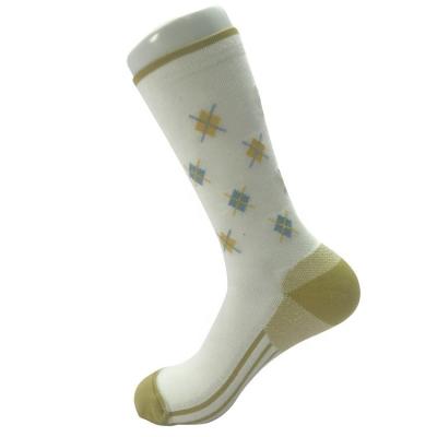 China Schönheitssocken Winter Kompression Sportsocken für die USA Größe 10-13 Vielfalt Muster zu verkaufen