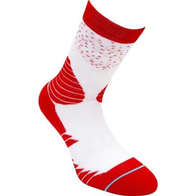 China 50000 Menge Custom Logo Leistungssportsocken für Männer mit gestricktem Design zu verkaufen