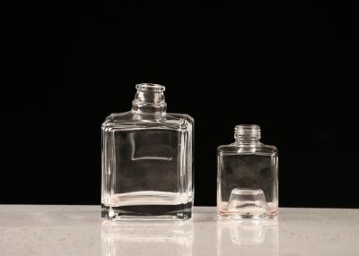 China Hot Selling Juice Liquor Wine Fruit Wine Whiskey Clear Vodka Glass Bottles for Alcoholic Beverages 700ml for sale