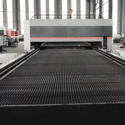 中国 Auto Focus 2000w Raycus Lasercutter Laser Cutting Machine Price 販売のため