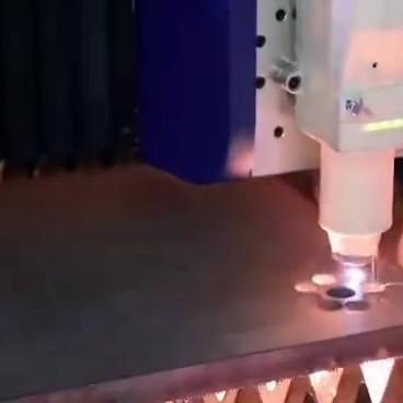 Cina Fully enclosed switching platform laser cutting machine Manufacture in vendita