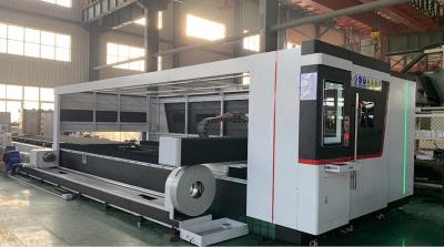 Cina Exchangeable Platform Steel Laser Cutting Machine CNC Fiber Laser Cutting Machine 2000x6000mm For Sheet Steel Processing in vendita