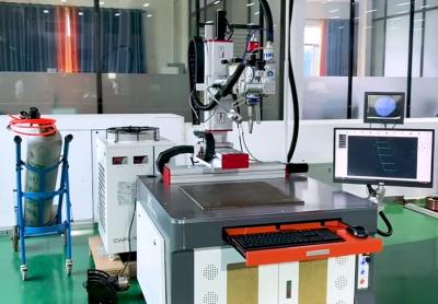 Cina 4 Axis CNC Seam Fiber Laser Welding System With 120J/20ms Single Pulse Energy in vendita