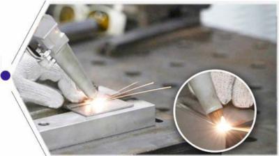China 1000w Laser Welder Handheld Fiber Laser Welding Machine Price à venda