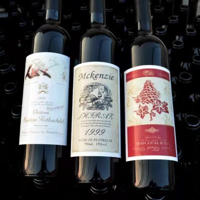 Cina Gli autoadesivi liberi dell'etichetta del vino rotolano il rosso di alluminio morbido degli autoadesivi del certificato impresso oro in vendita