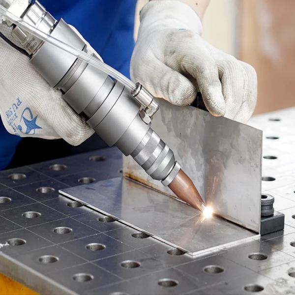 Quality Portable Handheld Laser Welding Machine with Water Cooling System and Valve Knife Protective Lens for Precise Metal Joining for sale