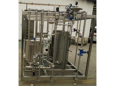 中国 カスタマイズされた0.5-20T/H パスタライザー オレンジ/リンゴ/ココナッツジュース加工ライン パスタライゼーションマシン PLC SUS304/316 販売のため