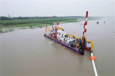 China 900 Cbm/H Hydraulic 26 Inch Cutter Suction Dredger For Sand Dredging Or Mud Dredger for sale