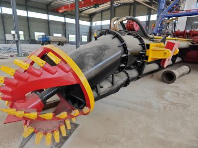 中国 川床砂採掘のための低速砂掘削機 3500m3のクリアな水の流れ率と18インチ輸送 販売のため