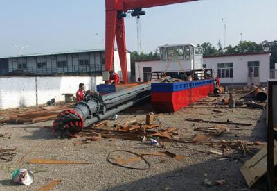 中国 中程度の容量 8インチ 800m3/h カッター 吸い込みドレーガー 掘削設備/川砂採掘 販売のため