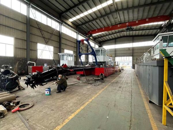 Malaysia 14 inch 300m3/h sand cutter suction dredger for river sand pumping
