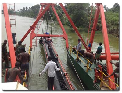 Cina Dispositivo di dragaggio a aspirazione a taglio da 6 a 26 pollici per dragaggio di sabbia con testa di taglio in vendita