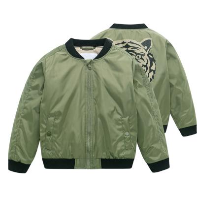 Китай зима продажи крутого outerwear печати тигра зеленого цвета армии горячая прокладывая куртку мальчика детей бутика куртки продается
