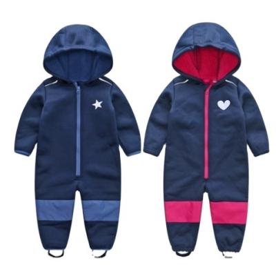 Cina abitudine di inverno di personalizzazione dell'OEM del pagliaccetto del softshell dei bambini del bambino legata con la tuta incappucciata impermeabile del vello in vendita