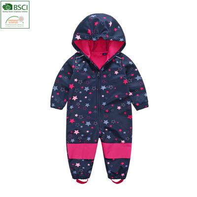 Cina i ragazzi e le ragazze della tuta del softshell dei bambini hanno unito il camice su ordinazione antivento impermeabile del pagliaccetto per il bambino in vendita