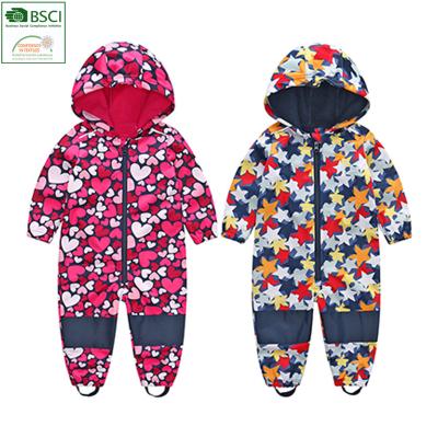 Cina abitudine di inverno di progettazione dei camici del softshell dei bambini del bambino nuova legata con il fiore della tuta del vello che stampa tuta incappucciata impermeabile in vendita