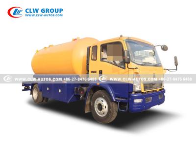 Cina Camion del bobtail di HOWO 10cbm GPL con il contatore volumetrico che riempie l'autocisterna del gas in vendita