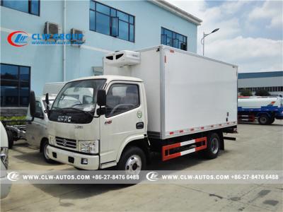 Cina Dongfeng modello 5tons Piccoli frutti di mare refrigerati Trasporto di consegna e frigorifero con congelatore Van Truck in vendita