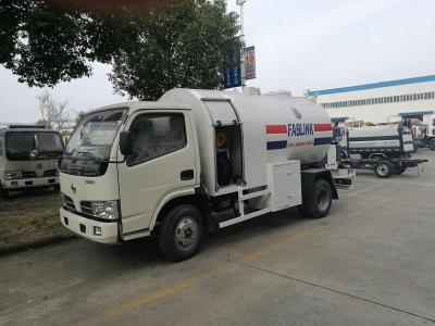 China 2.5MT Bobtail Propane Truck , Dongfeng 4X2 Small Cylinder Filling Fuel Bowser Truck for sale