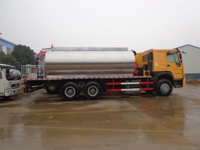 China caminhões de tanques da distribuição do betume 16CBM e reboques Howo 10 camadas da isolação da roda três à venda