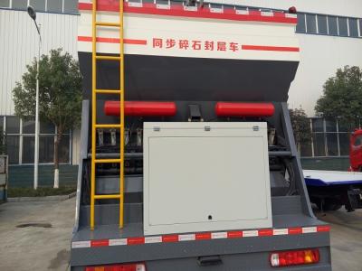 China Intelligent Asphalt Road Tanks Trucks And Trailers HOWO 8 X 4 Synchronous Chip Sealer Truck for sale