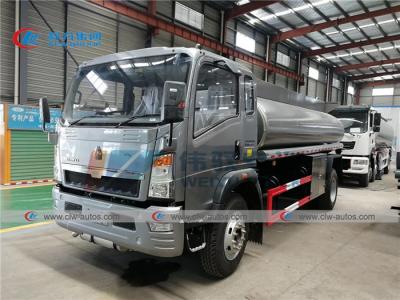 中国 sinotrukのHowo RHD 10Tのディーゼル分配のトラック 販売のため