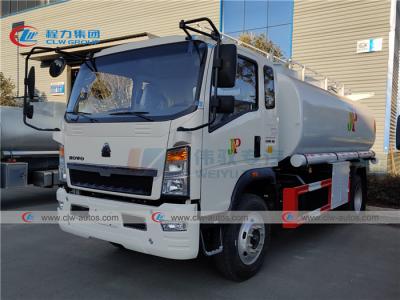 Camion de Bowser d'huile de Howo L3W 160HP 10000L pour le ravitaillement diesel mobile