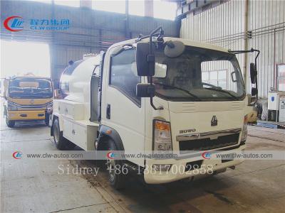 中国 ディスペンサーが付いているBobtailタンク車5000リットルのSinotuck HOWO 4x2 LPGの 販売のため