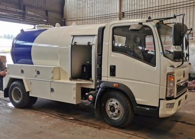 中国 Sinotruk HOWO 4x2 116hp RHD 5000L LPGのガスのタンク車 販売のため