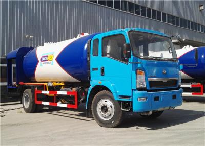 中国 Sinotruk Howo 4x2 RHD 12000L LPGの輸送のトラック 販売のため