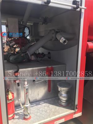 Cina Camion di estinzione di incendio del serbatoio di acqua di Sinotruk Howo 4x2 4CBM in vendita