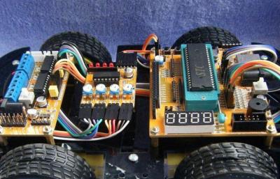 Cina Il telaio astuto dell'automobile del robot dell'azionamento di L293D 4wd, automobile telecomandata parte in vendita