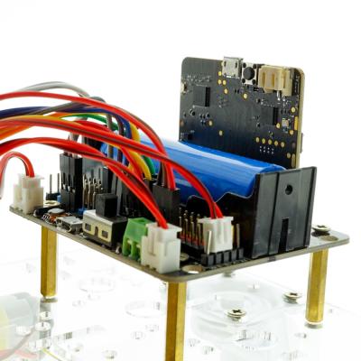Cina Linea del corredo del robot dell'automobile di 7V-12V Arduino che segue il telecomando di infrarosso di estinzione di incendio in vendita